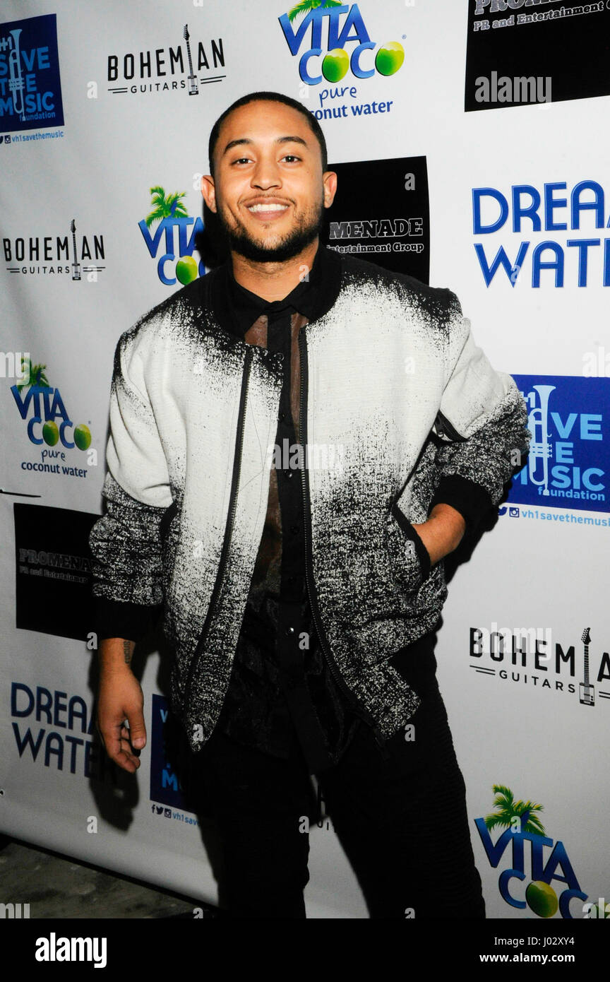 Actor / SInger Tahj Mowry attends VH1 Rock The Schools Concert at The ...