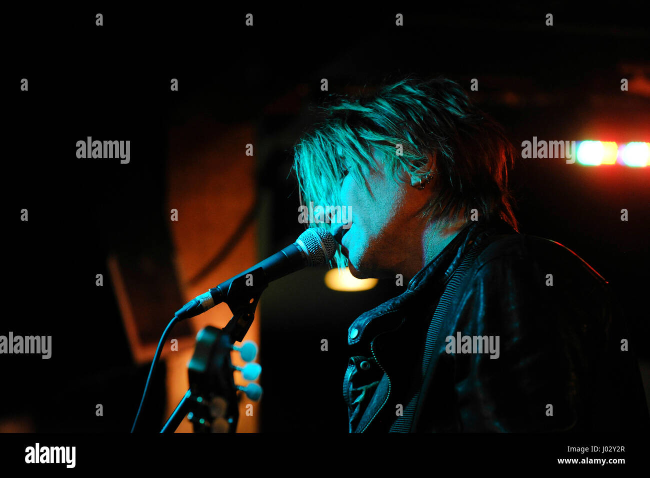 Johnny Rzeznik of the Goo Goo Dolls performs an accoustic set at VH1 ...