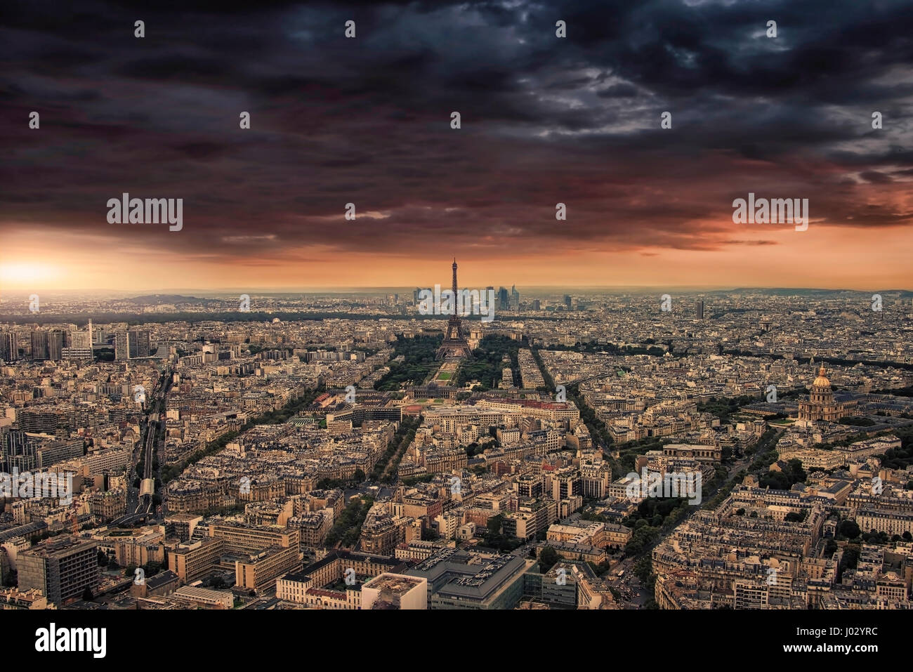 Cloudy paris hi-res stock photography and images - Alamy