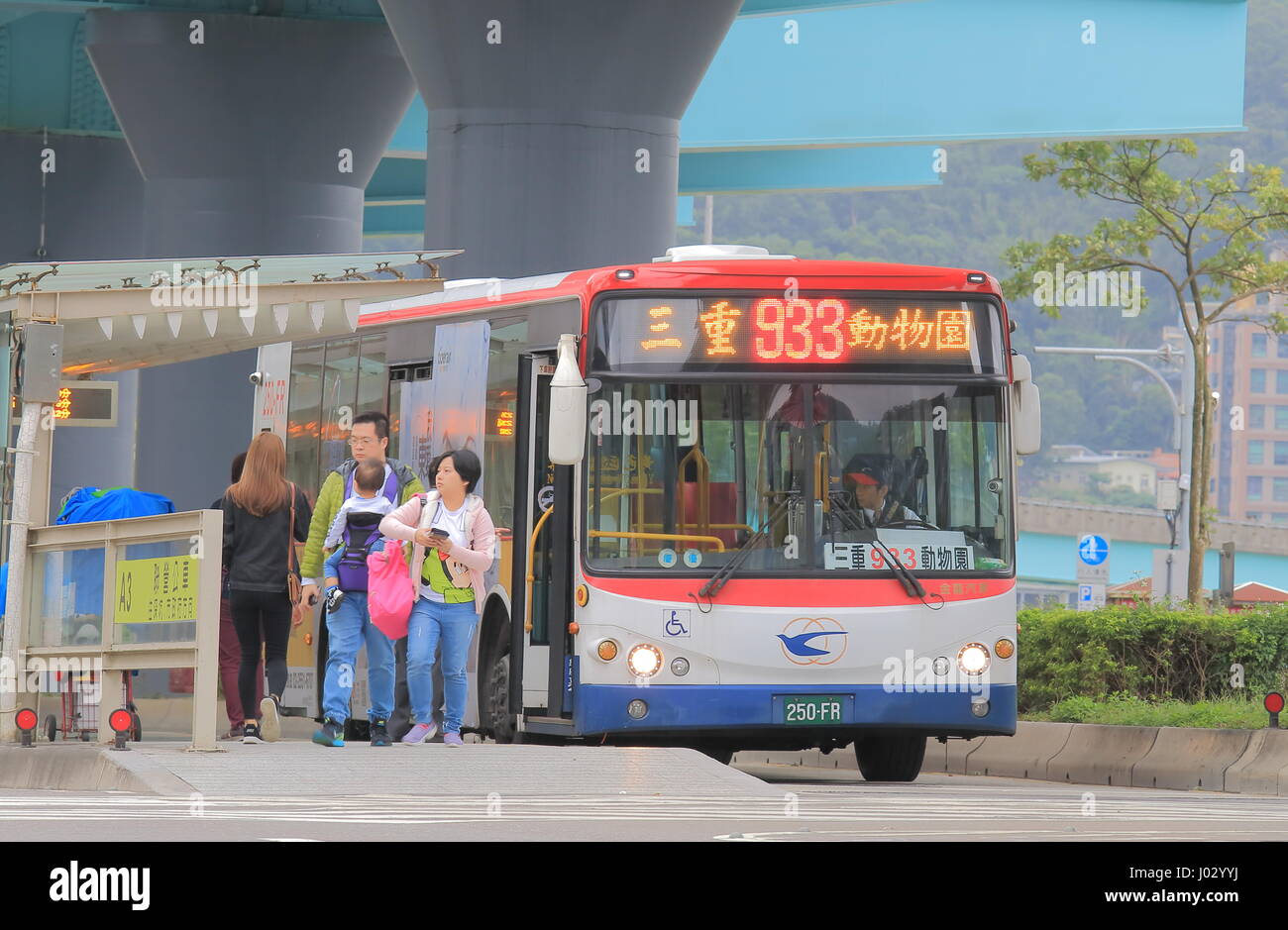 Taipei bus station hi-res stock photography and images - Alamy