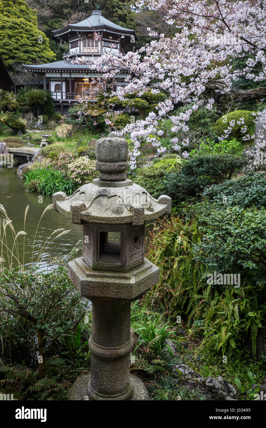 Popular temple hi-res stock photography and images - Alamy