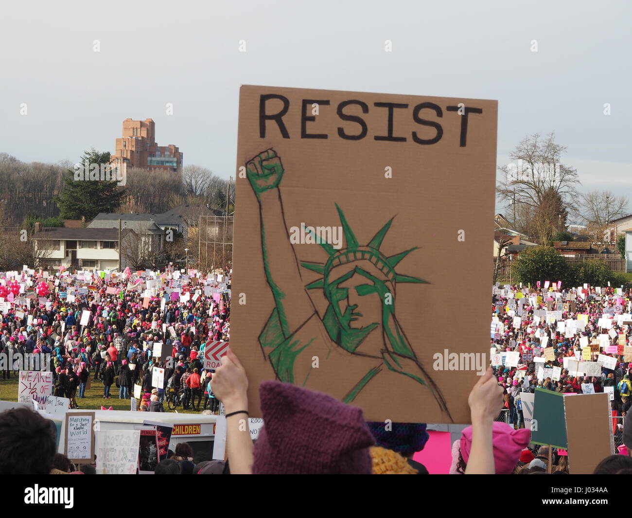 Resist sign statue of liberty hi-res stock photography and images - Alamy