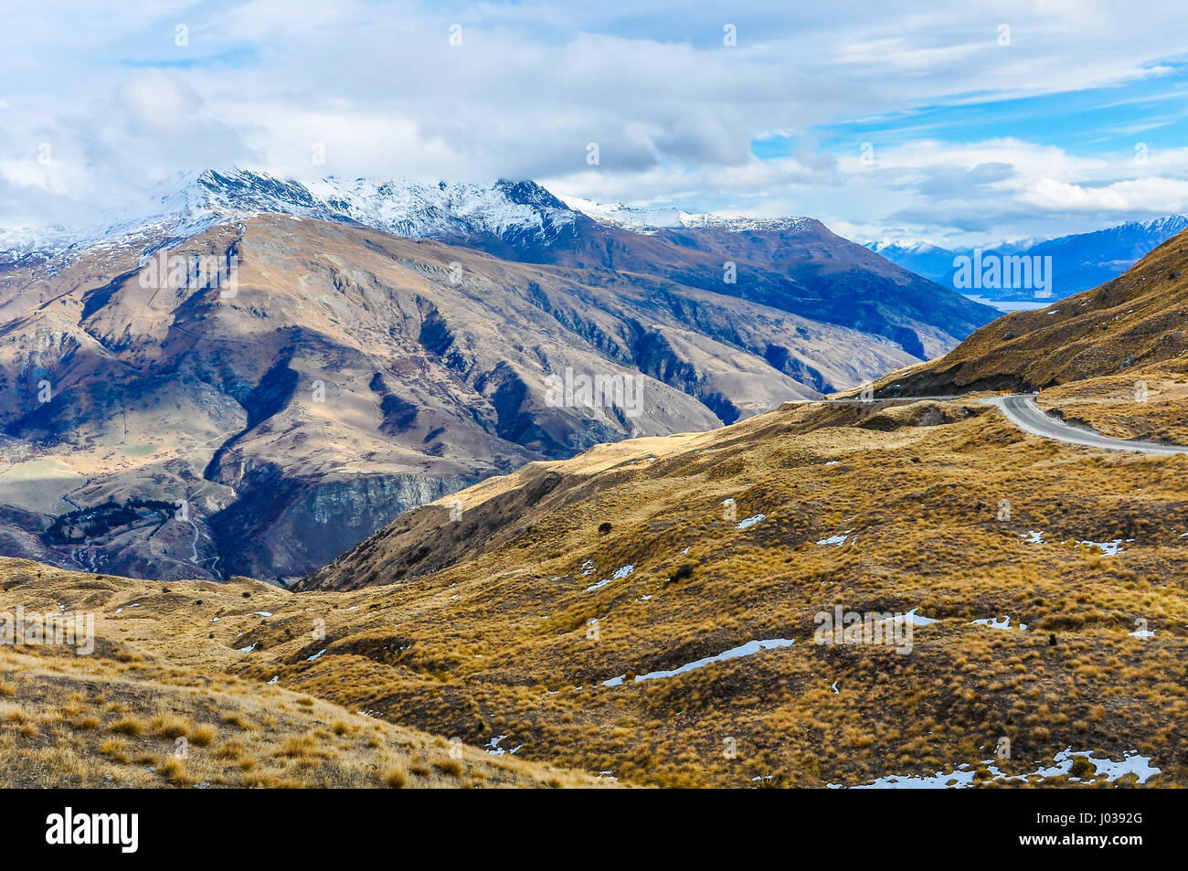 Crown range road queenstown new hi-res stock photography and images - Alamy