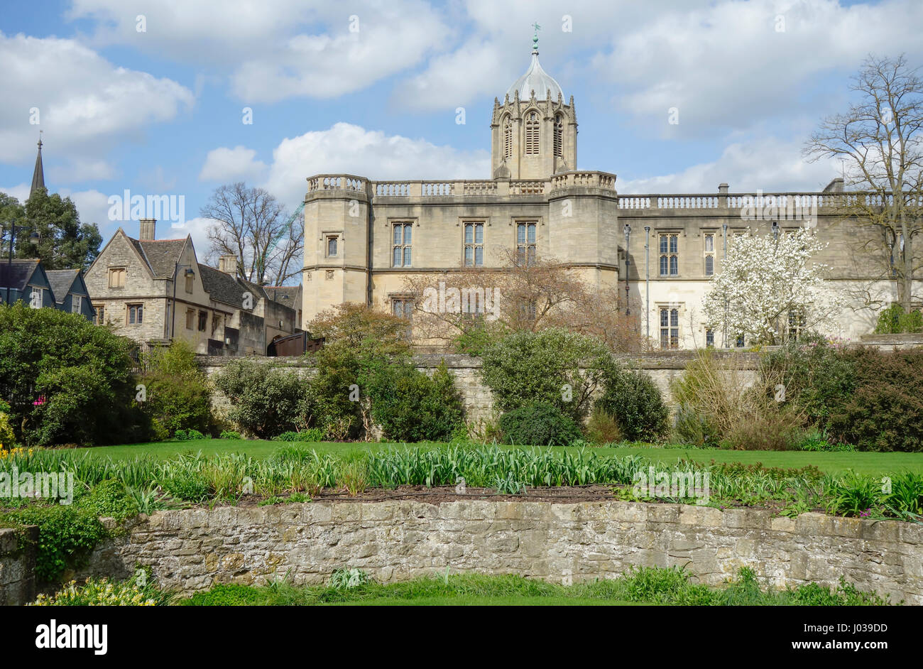 Tom tower tom quad christ church college hi-res stock photography and ...