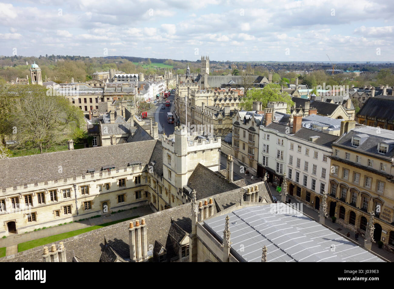 Oxford iconic architecture blue sky hi-res stock photography and images ...