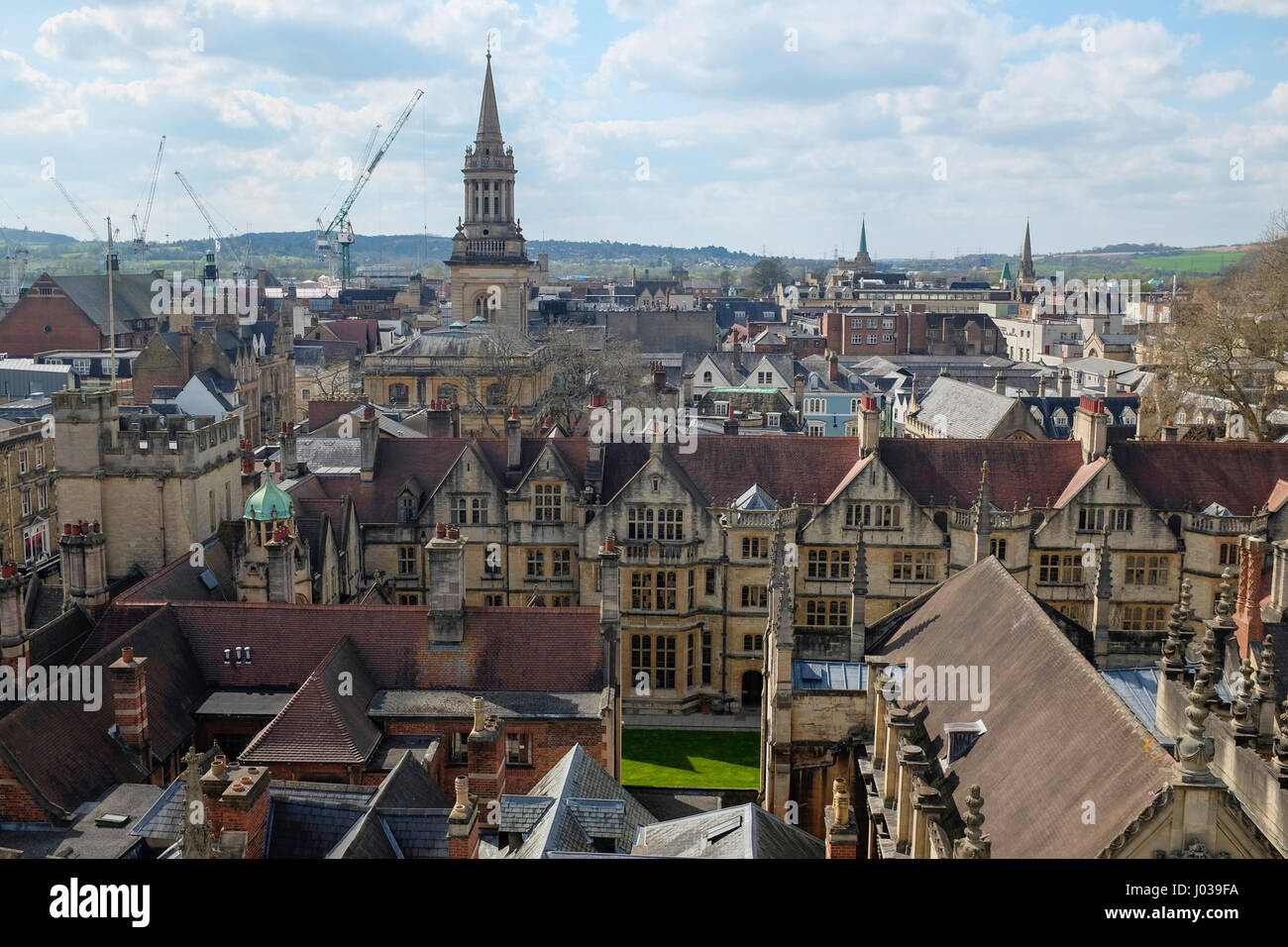 Oxford iconic architecture blue sky hi-res stock photography and images ...