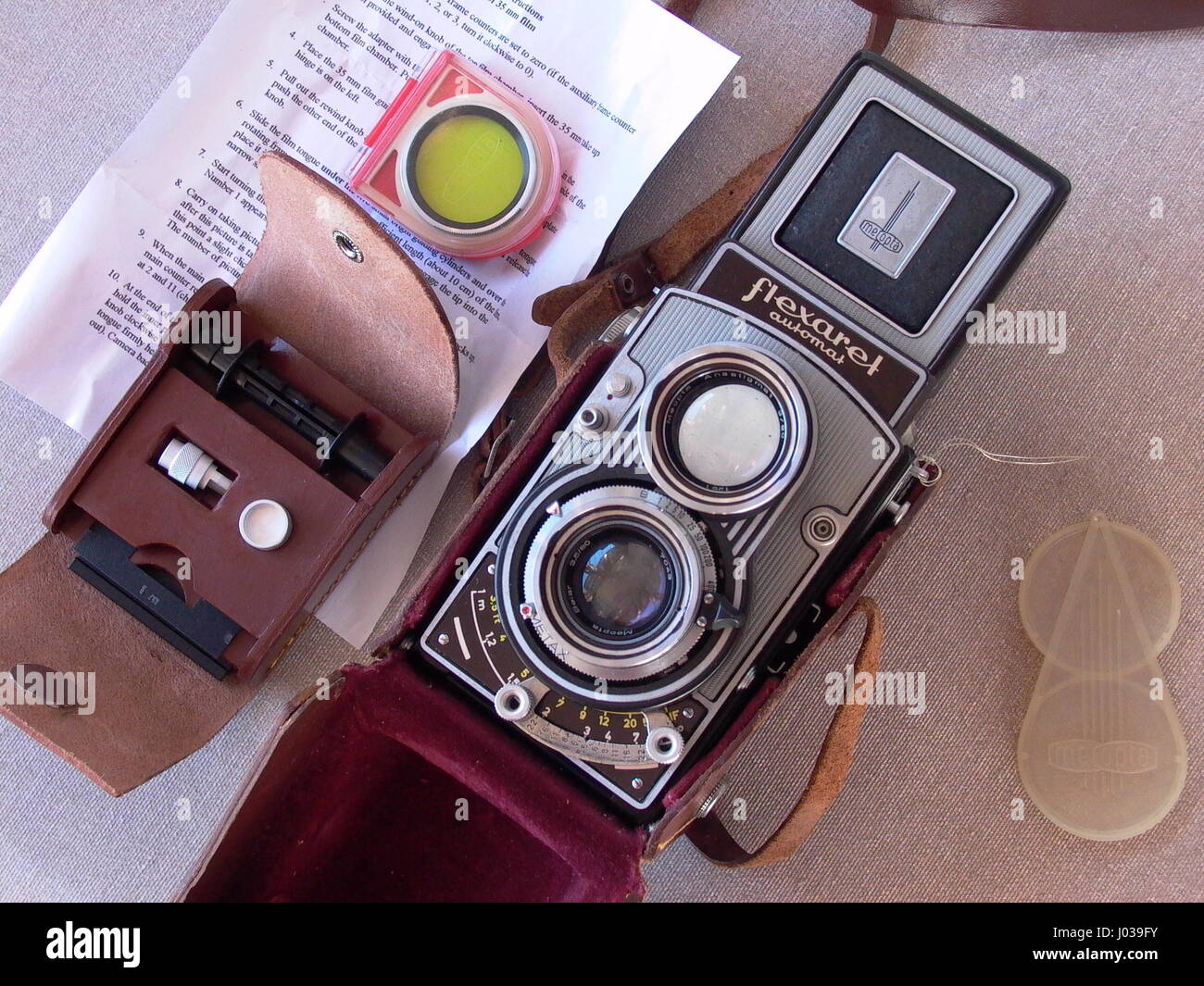 AJAXNETPHOTO. SOUTHAMPTON, ENGLAND. - VINTAGE CAMERA - FLEXARET AUTOMAT ...