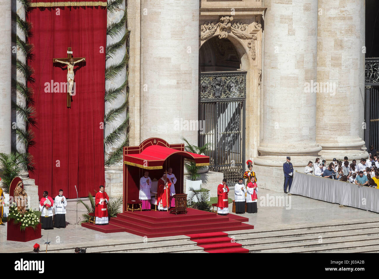 Catholic church entrance procession hi-res stock photography and images ...