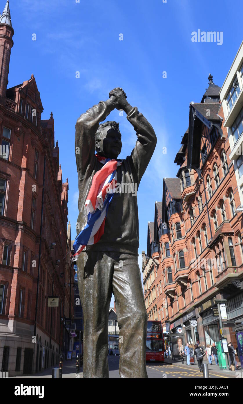 Brian Clough Statue Nottingham UK April 2017 Stock Photo - Alamy