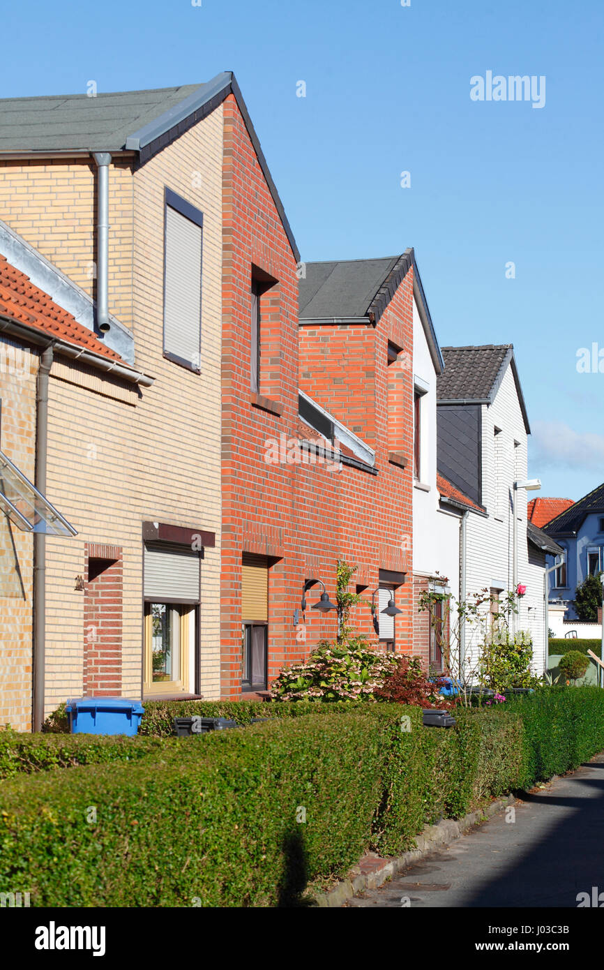 Residential row houses hi-res stock photography and images - Alamy