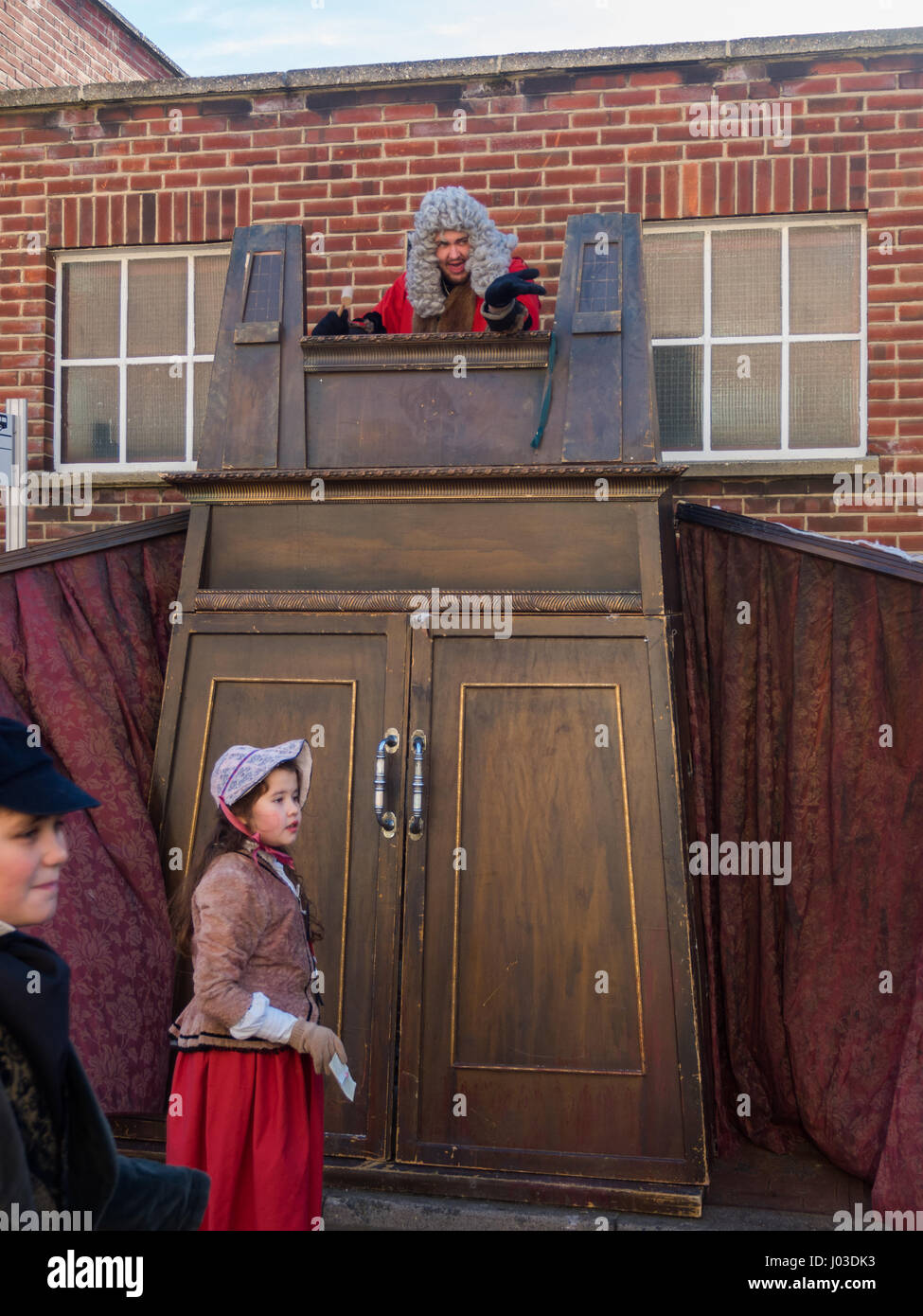 Judge podium hi-res stock photography and images - Alamy