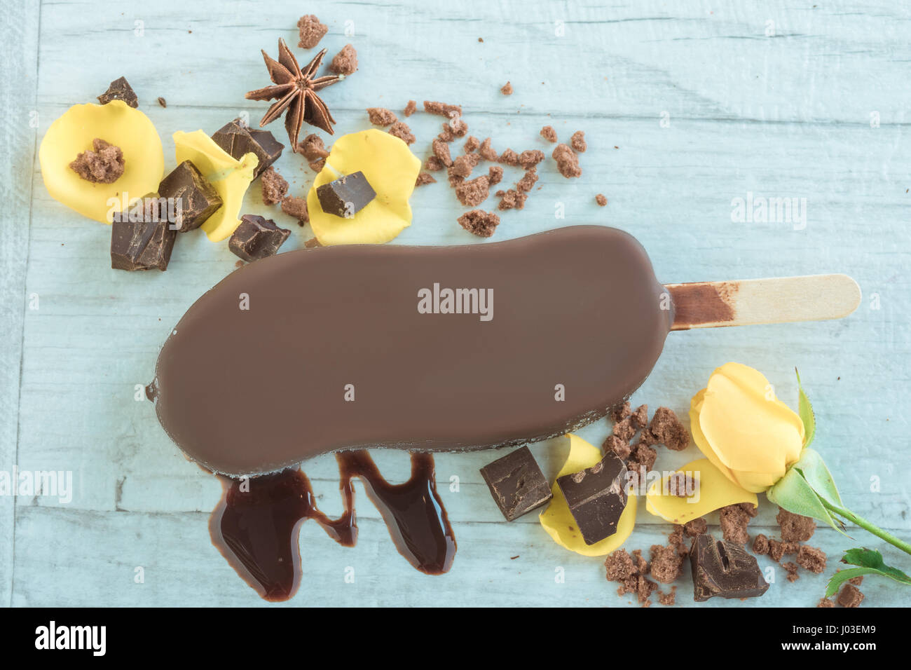 tasty ice cream in milk chocolate Stock Photo - Alamy