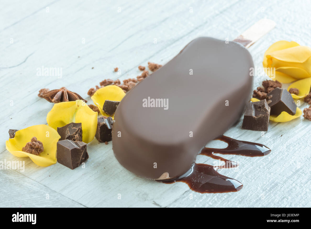 tasty ice cream in milk chocolate Stock Photo - Alamy