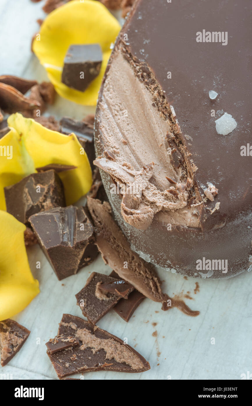 tasty ice cream in milk chocolate Stock Photo - Alamy