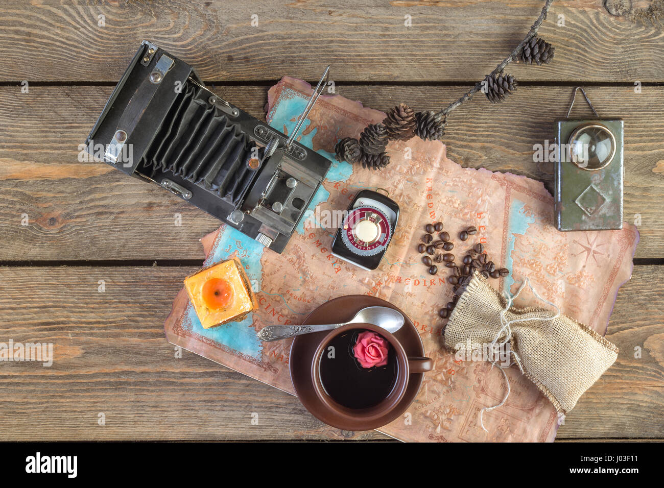 Vintage camera and coffee Stock Photo - Alamy