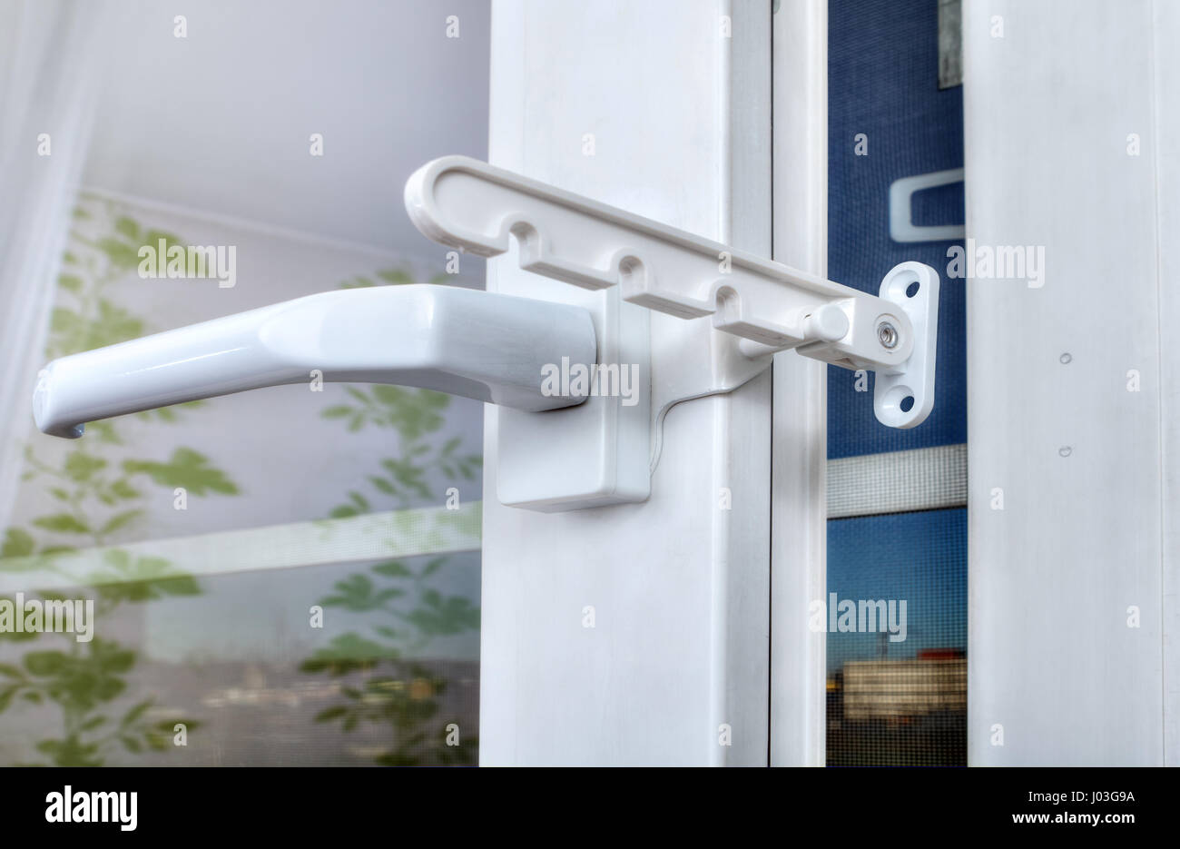 Limiter of turn and tilt of the plastic window at the stage of ...