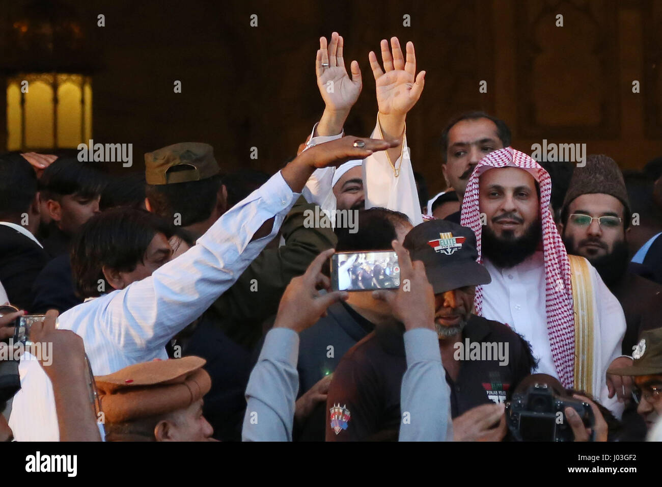 Lahore, Pakistan. 09th Apr, 2017. Imam-i-Kaaba Saleh bin Muhammad bin ...