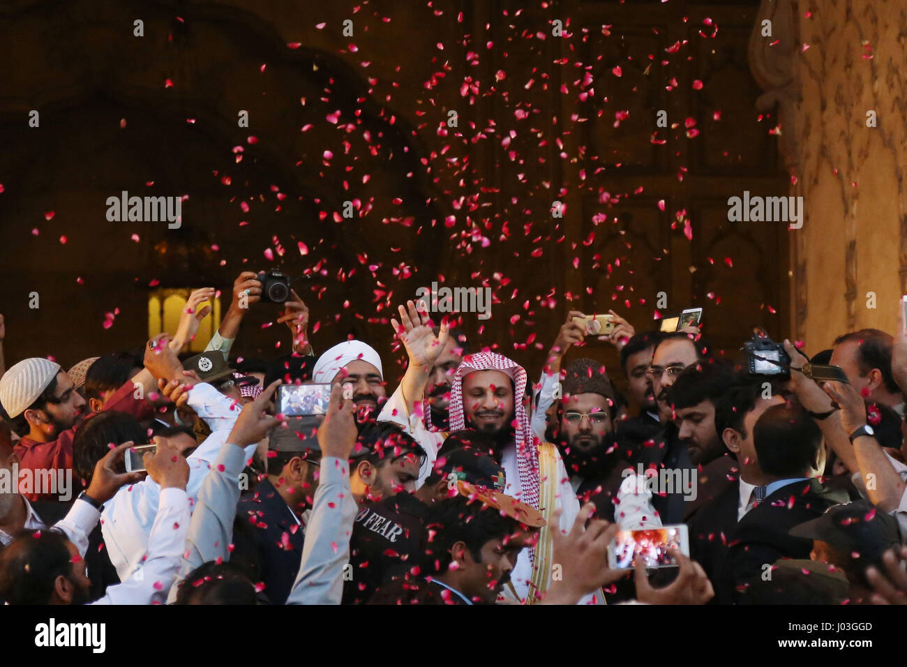 Lahore, Pakistan. 09th Apr, 2017. Imam-i-Kaaba Saleh bin Muhammad bin ...