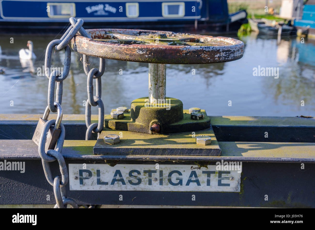 A handle which control the sluice gates on the Southcote Weir Fishing ...