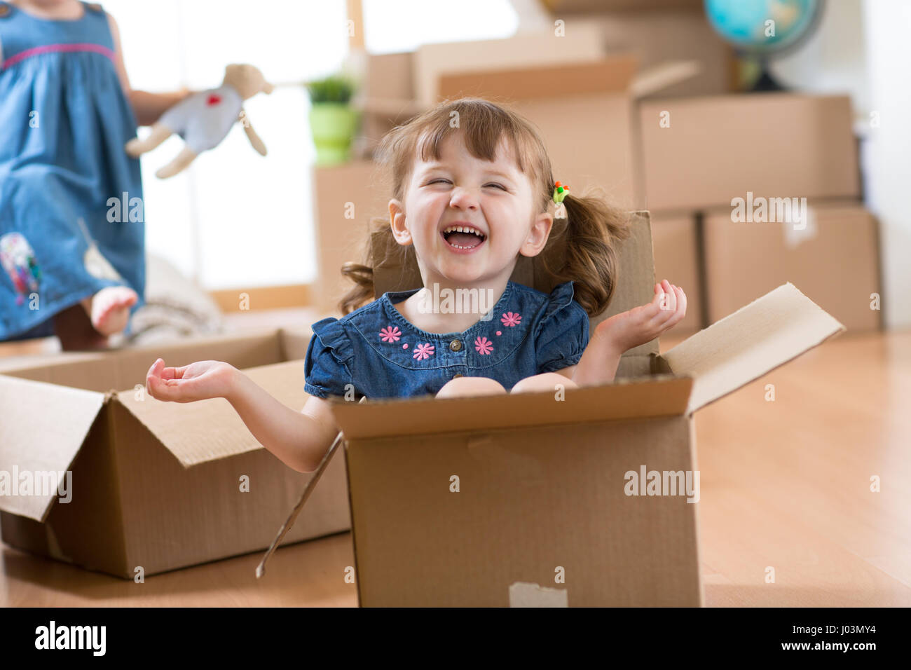 Flat pack furniture boxes hi-res stock photography and images - Alamy