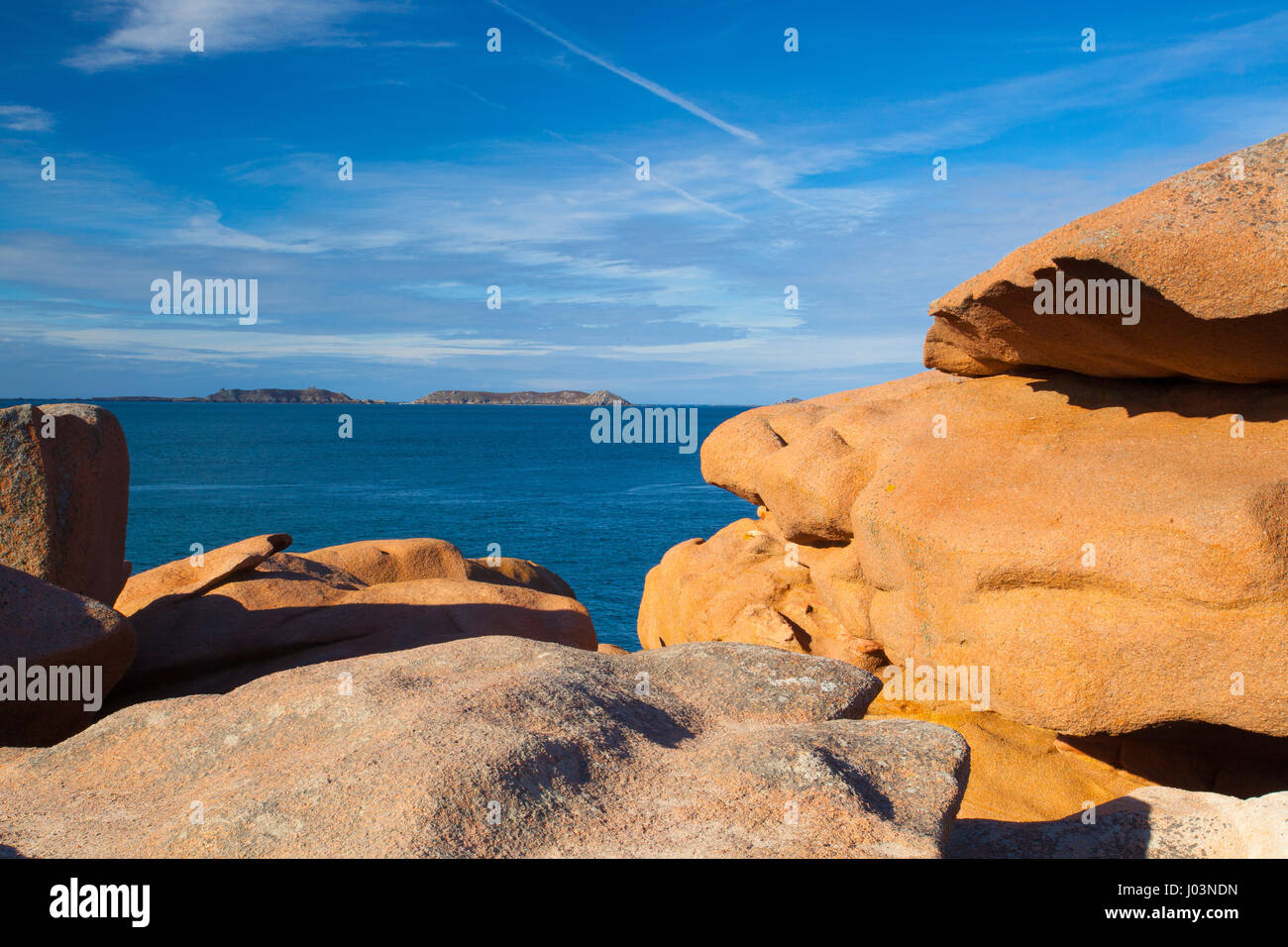 Pink Granite Coast in Brittany near Ploumanach, France Stock Photo - Alamy