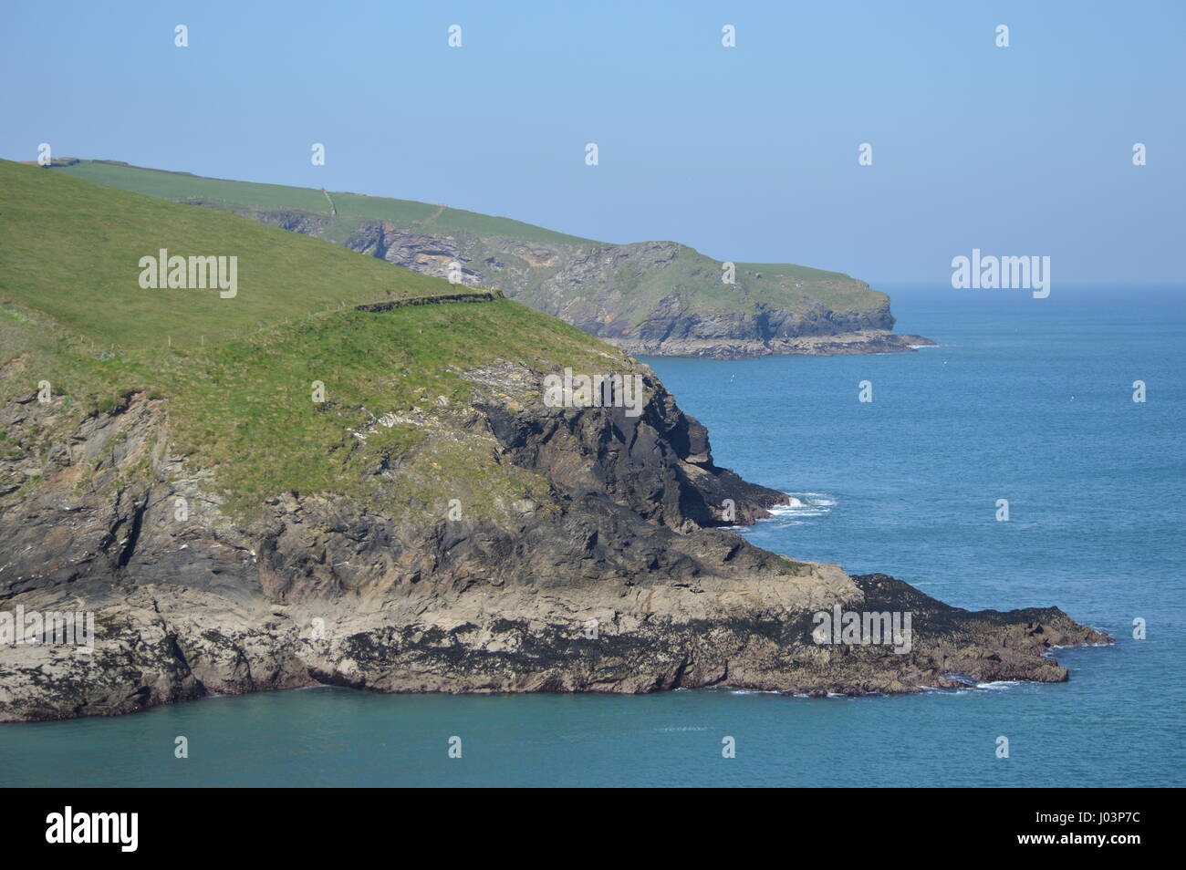 Port Isaac shoreline, Cornwall Stock Photo - Alamy
