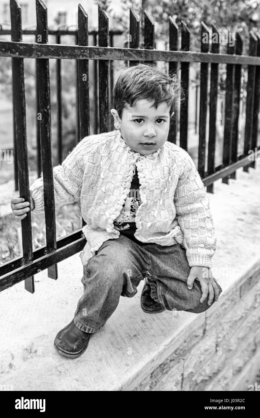 Syrian families tour the Convent of Tekla Maalula and the Monastery of ...