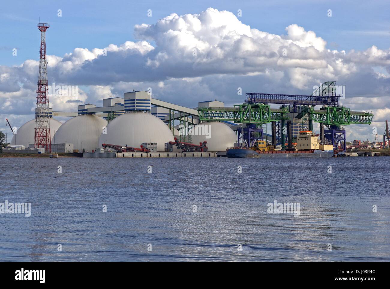 Modern oil hi-res stock photography and images - Alamy