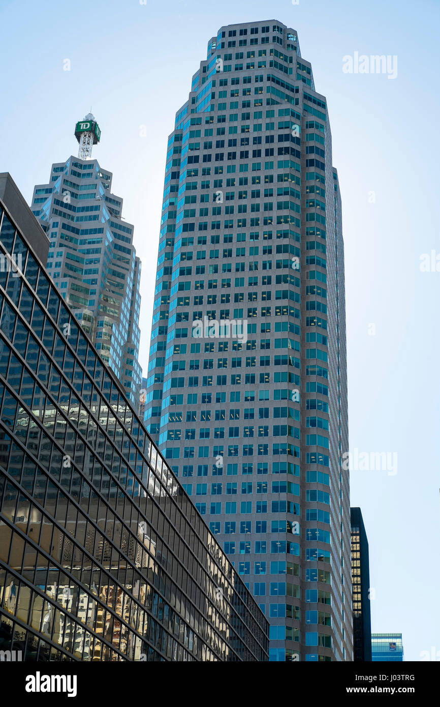 Tall office block in the Toronto Financial District, Ontario, Canada ...