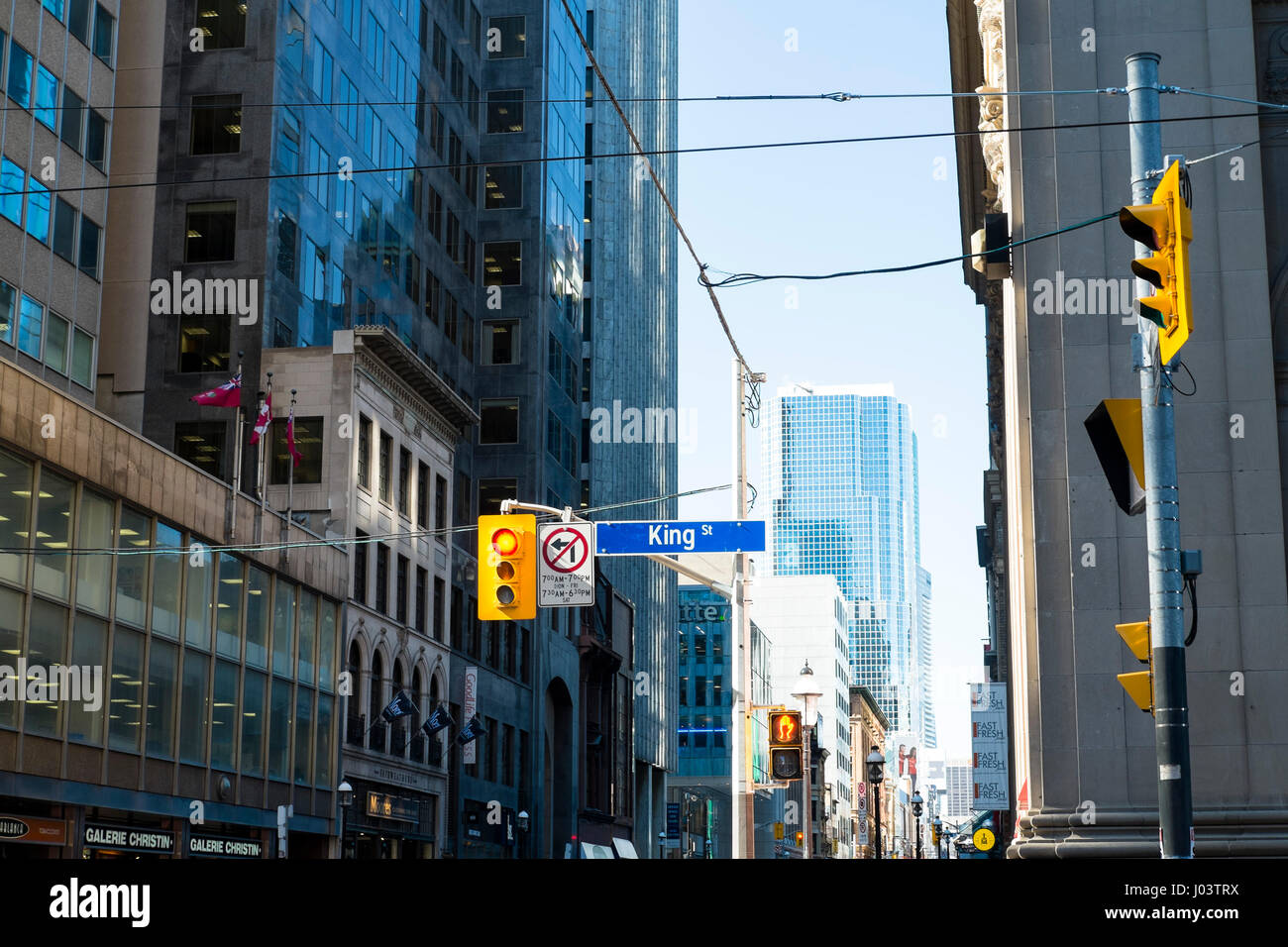 Busy toronto neighbourhood hi-res stock photography and images - Alamy