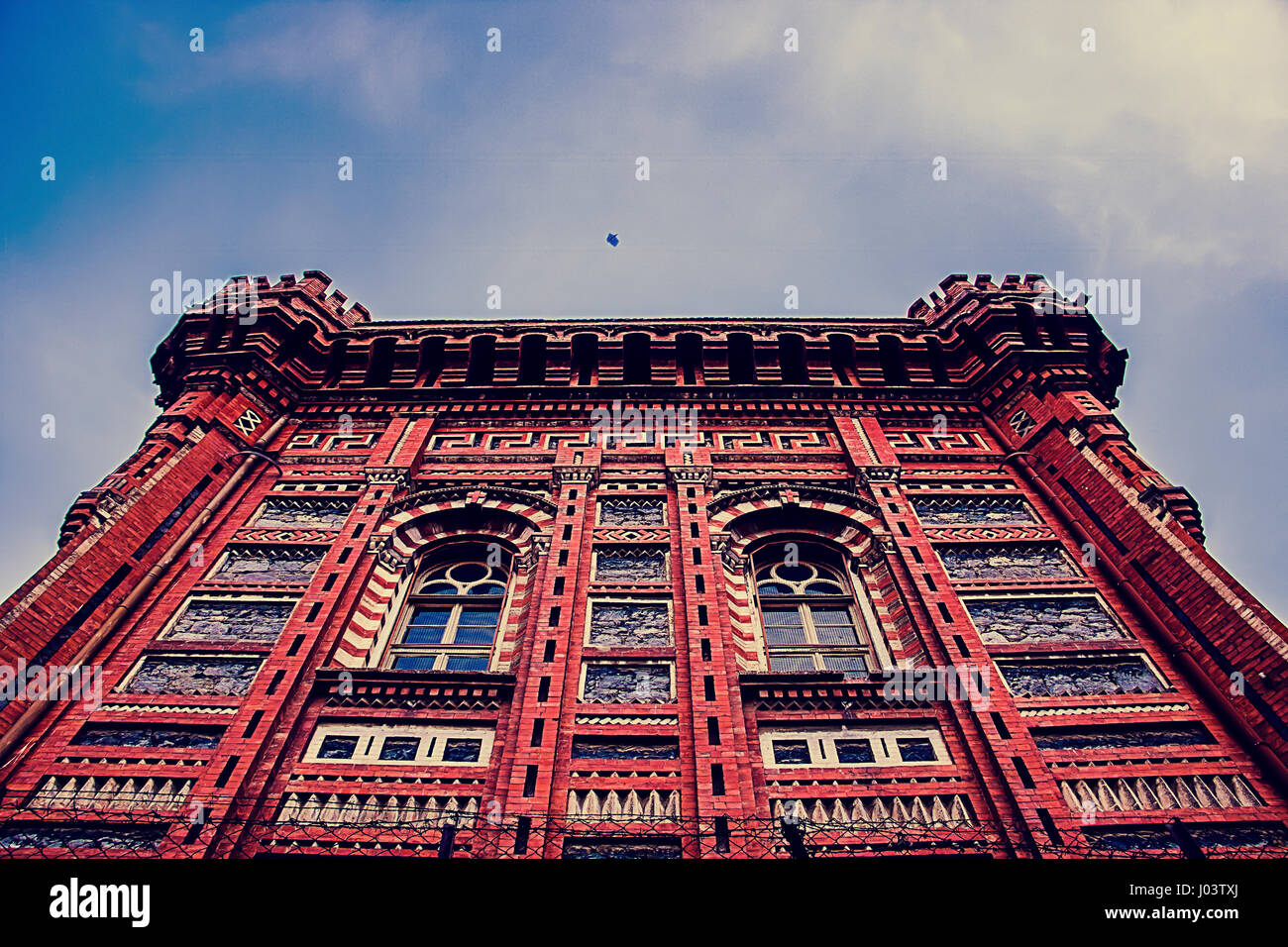 Building without windows hi-res stock photography and images - Alamy