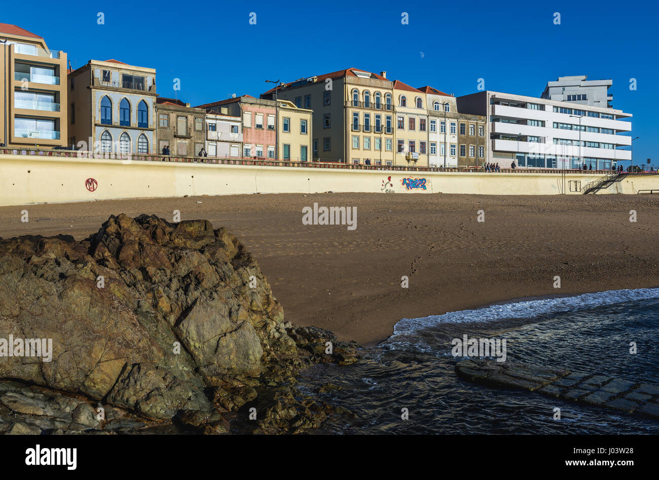 Douro flood hi-res stock photography and images - Alamy