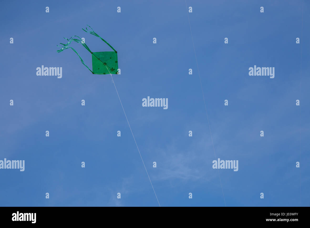 Green kite hi-res stock photography and images - Alamy