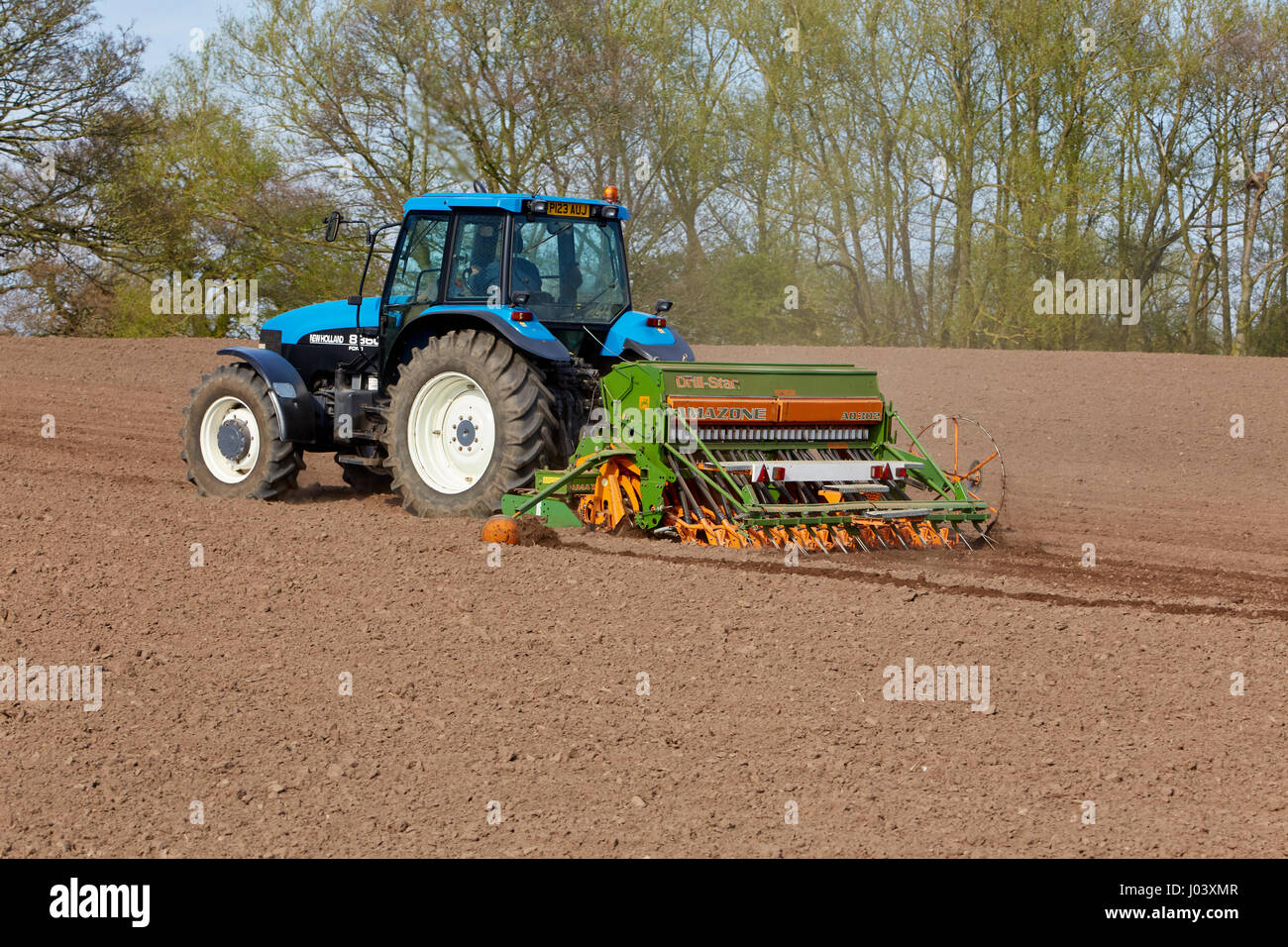 Seed drilling hi-res stock photography and images - Alamy