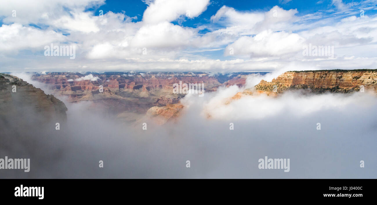 Grand Canyon National Park panorama landscape with rare temperature ...