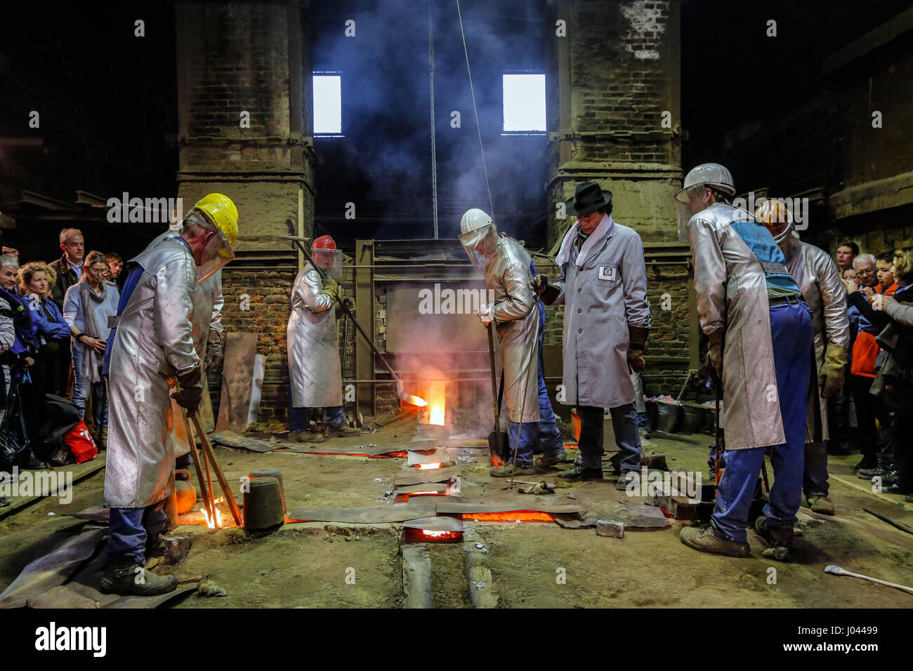 Churc glocke hi-res stock photography and images - Alamy