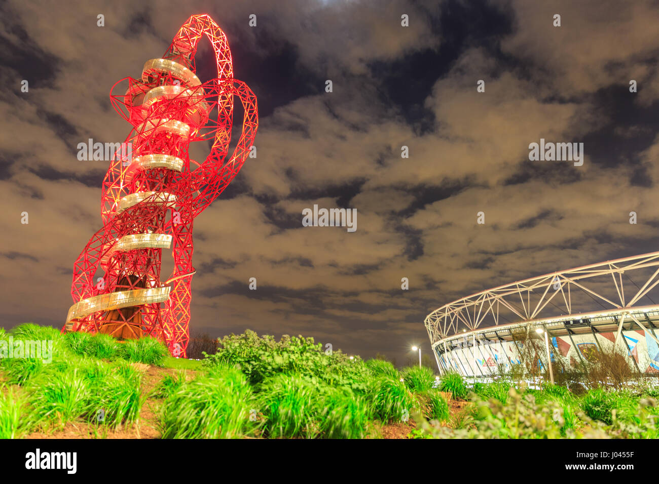 Arcelormittal orbit tower slide hi-res stock photography and images - Alamy