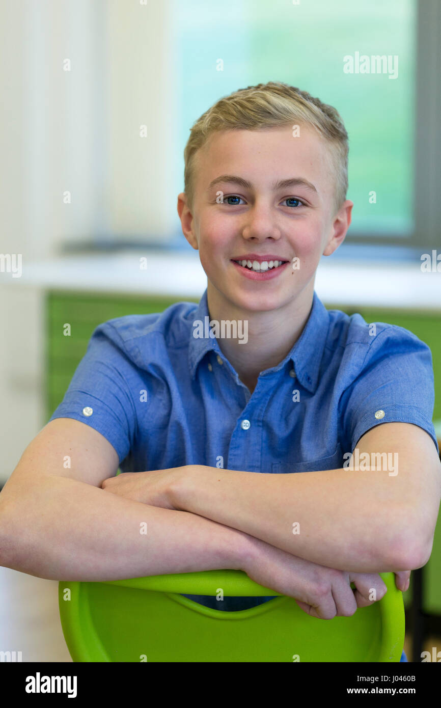 Boy school close eyes hi-res stock photography and images - Alamy