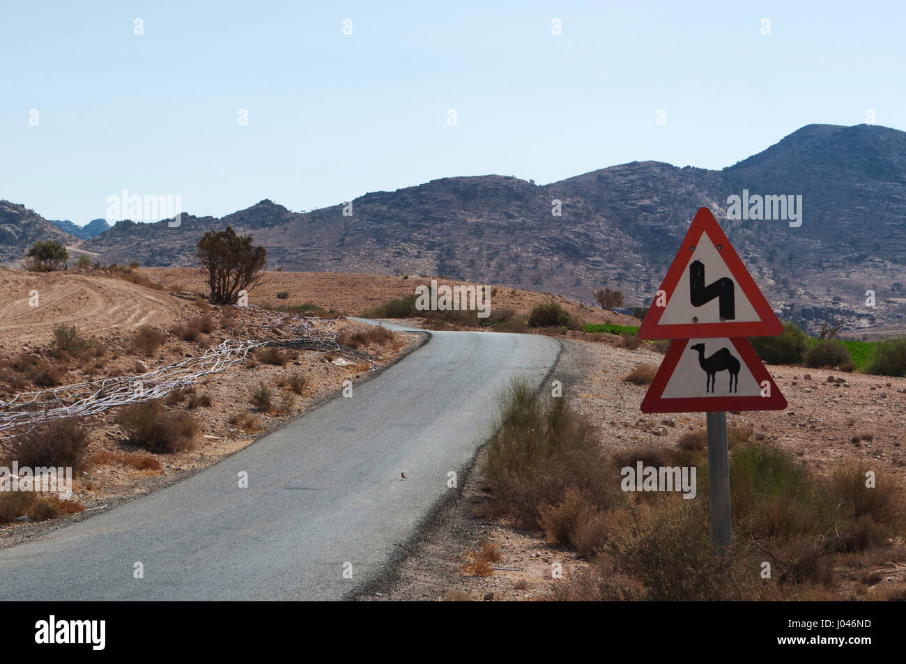 Triangular warning sign hi-res stock photography and images - Alamy