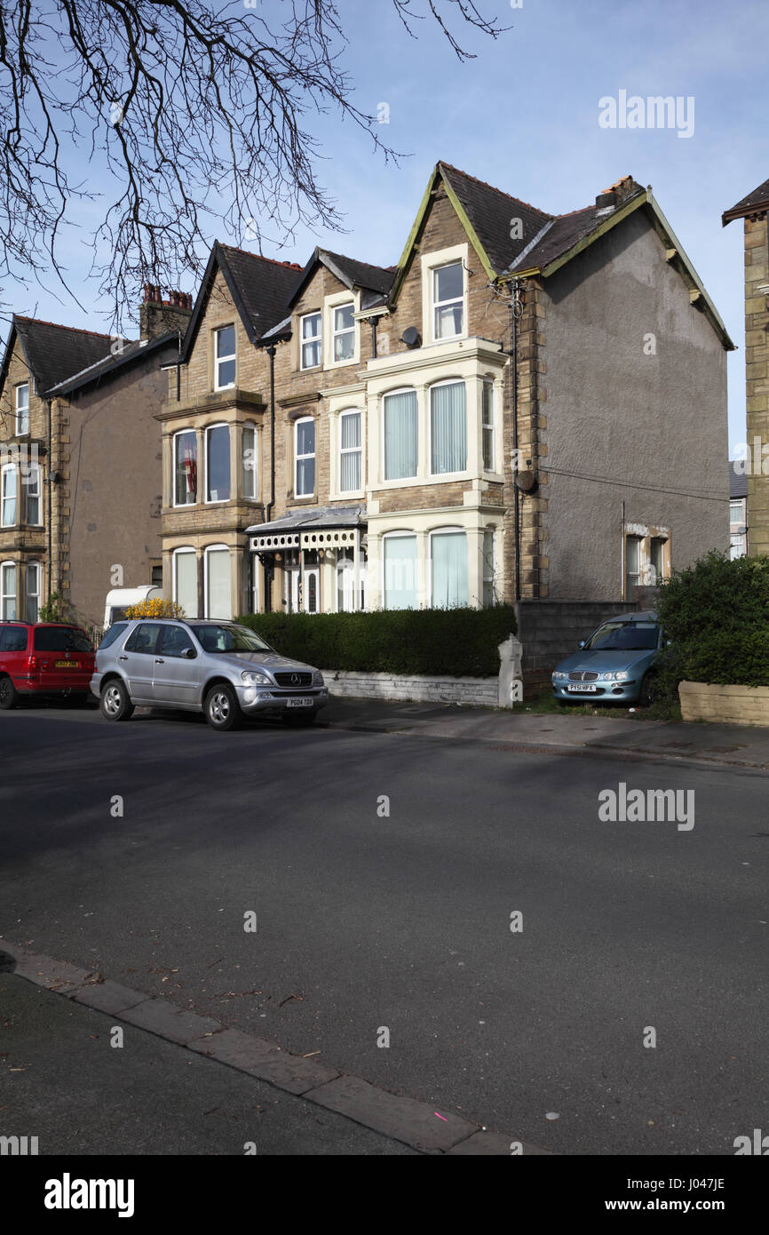 Semi detached house hi-res stock photography and images - Alamy