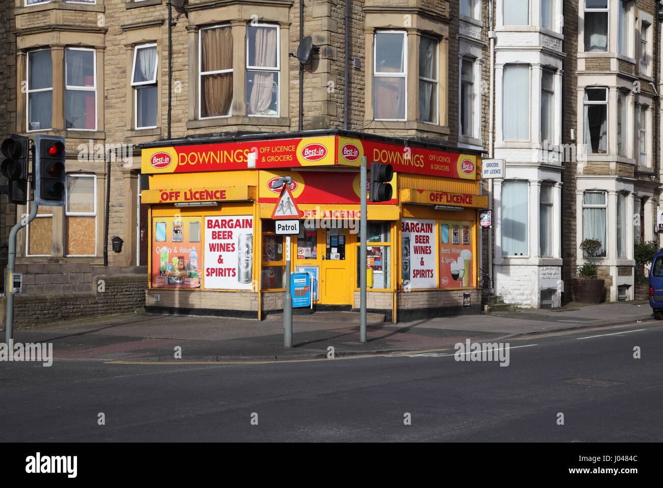Off License High Resolution Stock Photography and Images - Alamy