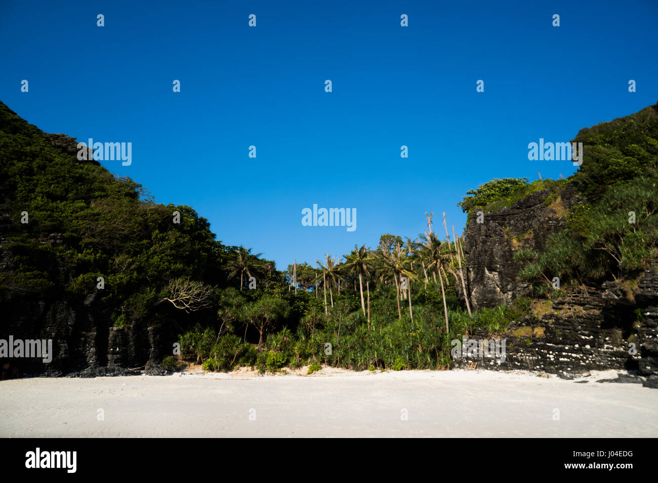 Nui Bay beach, part of iconic tropical Phi Phi island, Thailand Stock ...