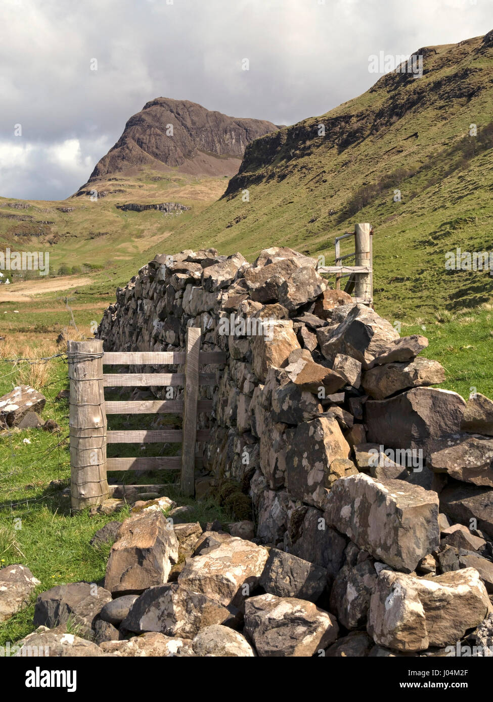 Awaiting image hi-res stock photography and images - Alamy