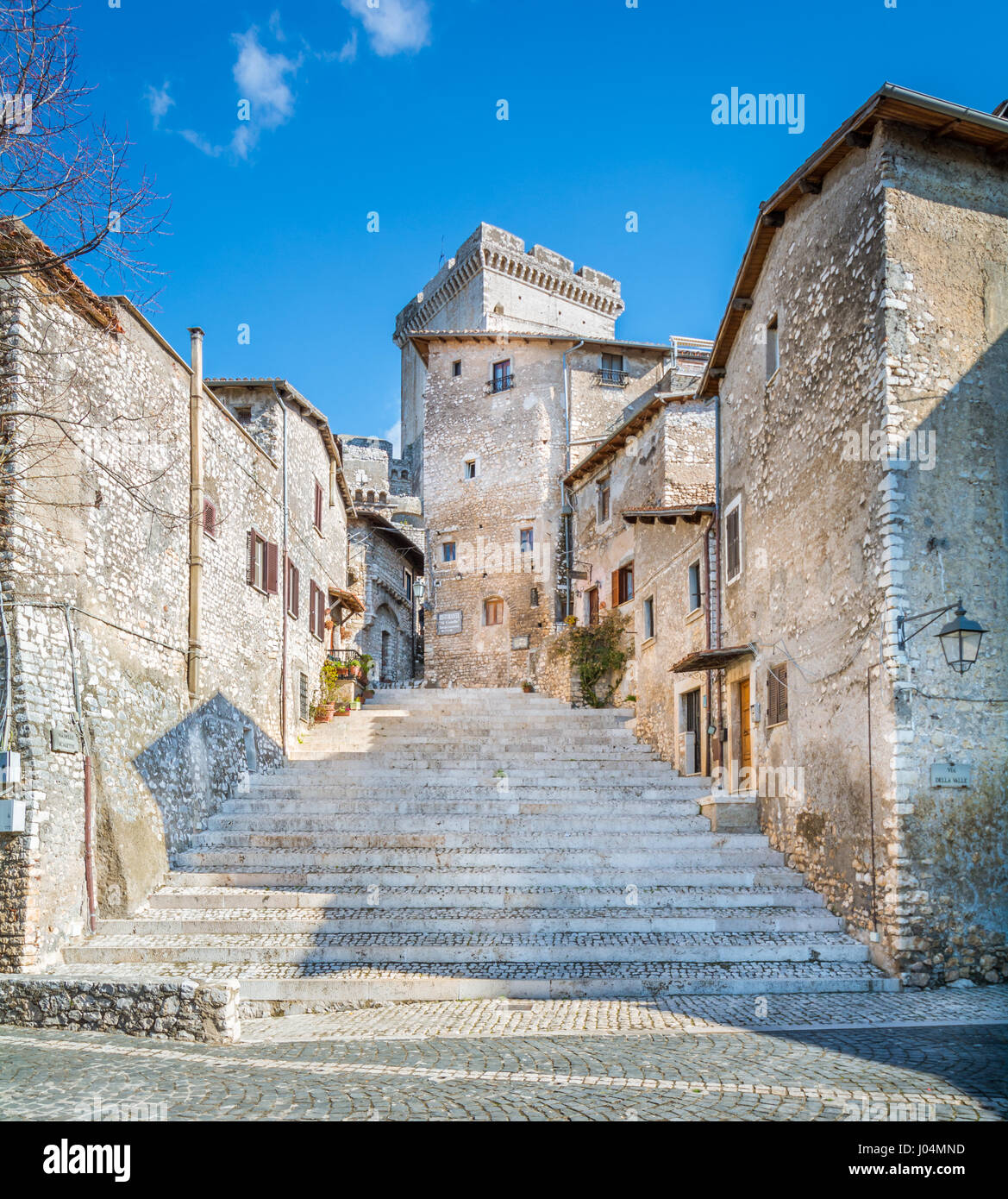 Sermoneta castle view hi-res stock photography and images - Alamy