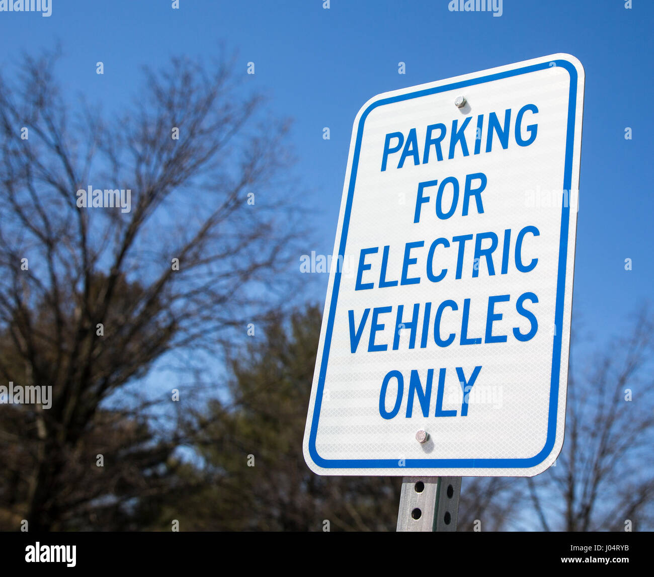 Parking sign electric cars hi-res stock photography and images - Alamy