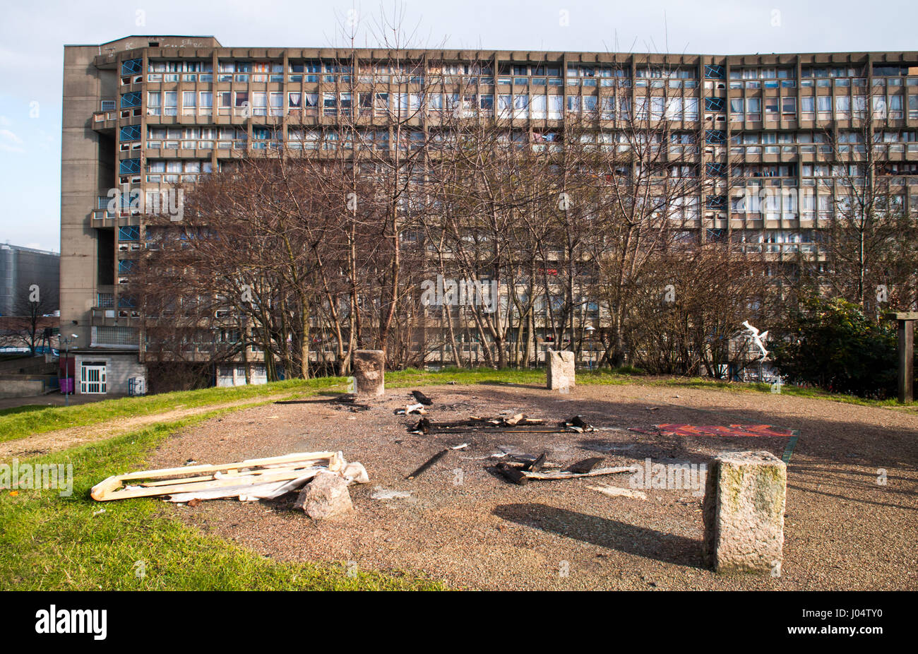 Brutalist housing estate High Resolution Stock Photography and Images ...