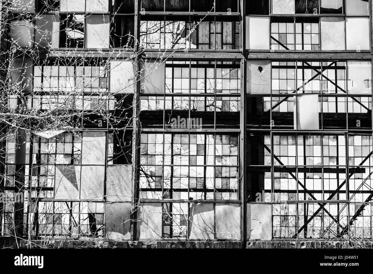 Abandoned Factory Exterior Stock Photos & Abandoned Factory Exterior ...