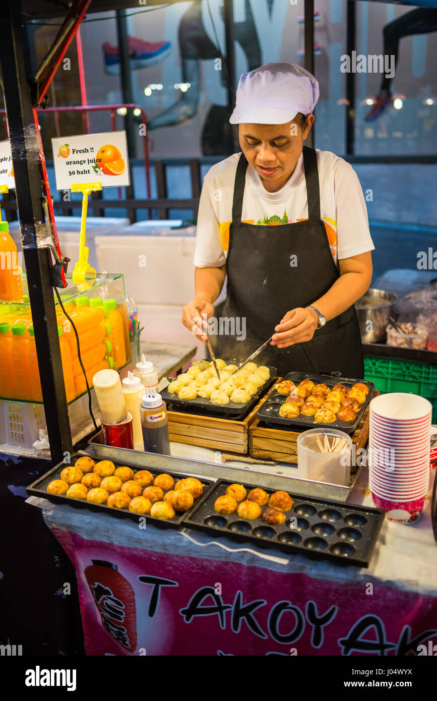 Siam square one shopping mall hi-res stock photography and images - Alamy