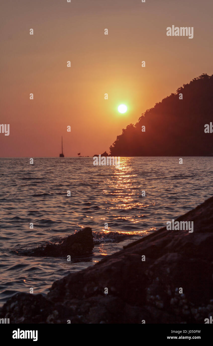 Work world watching hi-res stock photography and images - Alamy