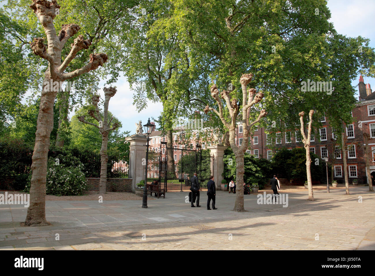 Gardens of the inns of court hi-res stock photography and images - Alamy